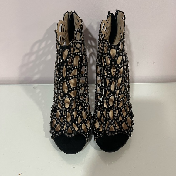 Zigi Soho | Shoes | Zigi Soho Black And Cream Cutout Heels | Poshmark